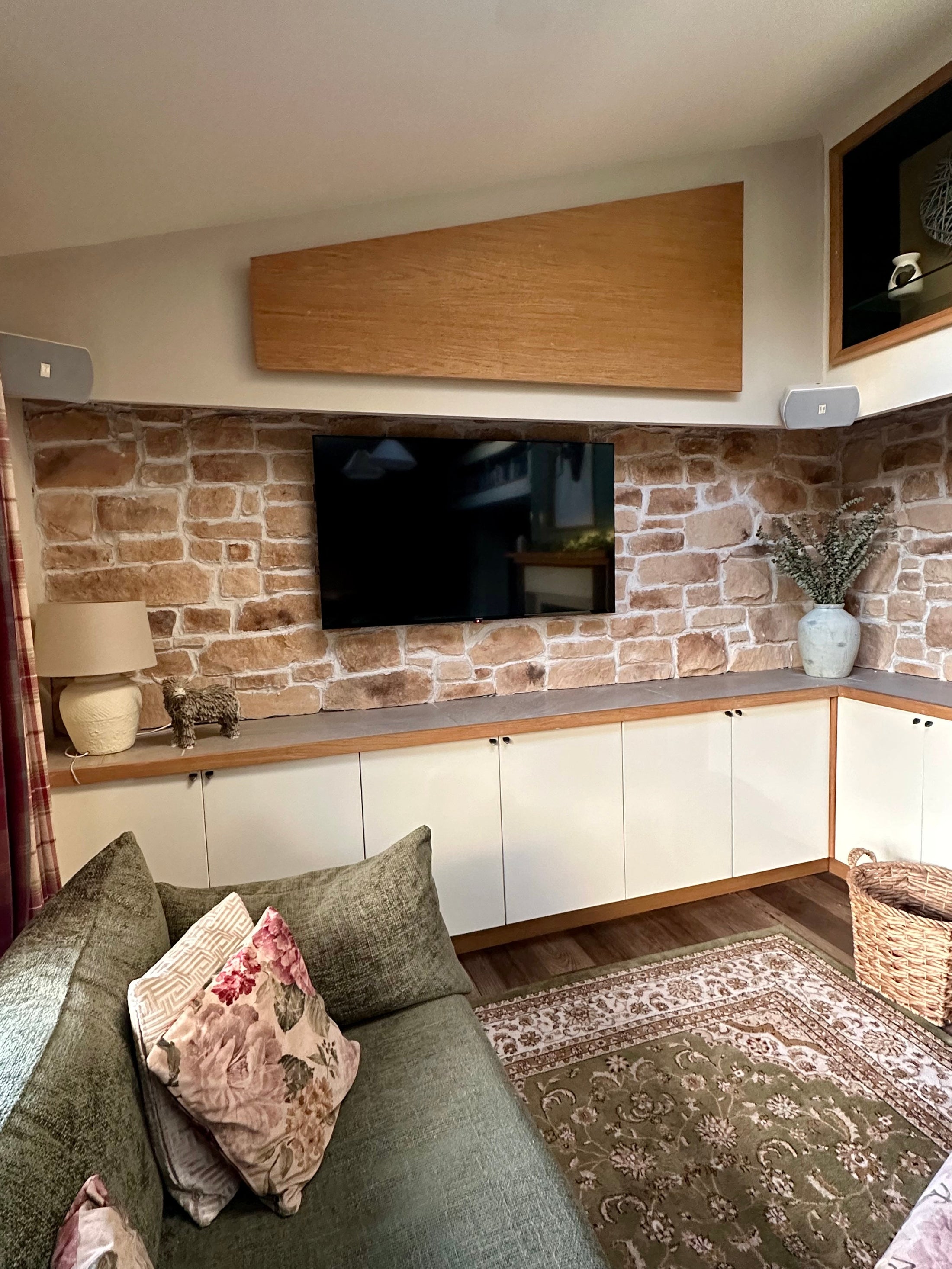 Different Pointing Styles for Stone Veneer Cladding: Finishing with St